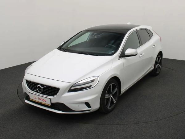 Volvo V40 2020 Viļņa, ar dzinēja tilpumu 2.00 L un nobraukumu 162 tūkst. km par 15199 €, foto 1 vietnē AUTOMOTO.COM.LV