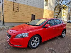 Orange Volvo V40 2013 in Taurage, with an engine capacity of 1.56 L and mileage of 170 thousand km for 2450 €, photo 2 on AUTOMOTO.COM.LV