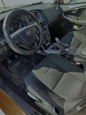 Oranžs Volvo V40 2013 Klaipėda, ar dzinēja tilpumu 1.56 L un nobraukumu 188 tūkst. km par 6900 €, foto 13 vietnē AUTOMOTO.COM.LV