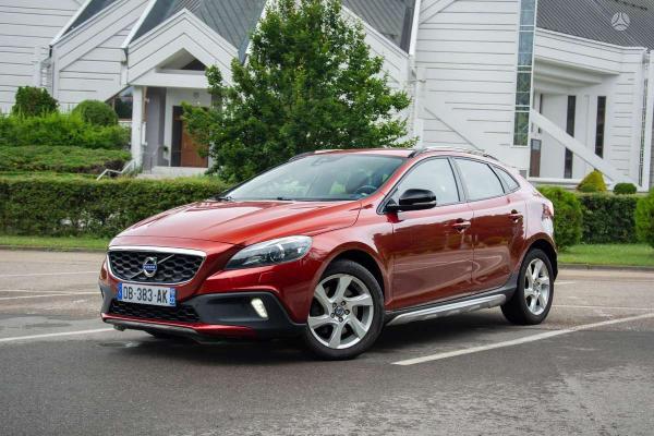 Sarkans Volvo V40 2013 Elektrėnai, ar dzinēja tilpumu 1.98 L un nobraukumu 187 tūkst. km par 7850 €, foto 1 vietnē AUTOMOTO.COM.LV
