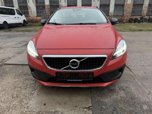 Red Volvo V40 2016 in Taurage, with an engine capacity of 1.97 L and mileage of 118 thousand km for 5800 €, photo  on AUTOMOTO.COM.LV