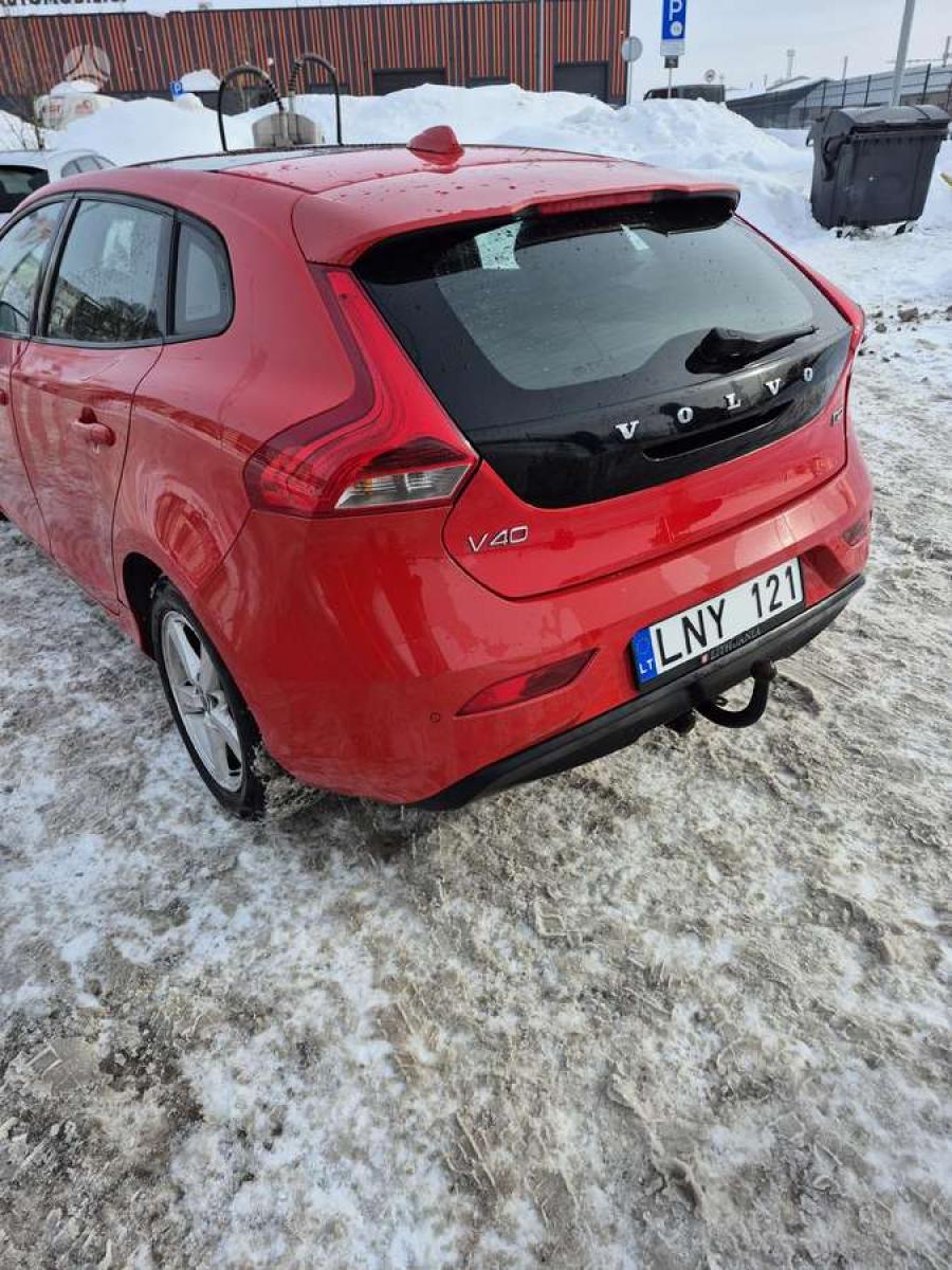 Sarkans Volvo V40 2012 Šauļi, ar dzinēja tilpumu 1.56 L un nobraukumu 294 tūkst. km par 4999 €, foto 3 vietnē AUTOMOTO.COM.LV