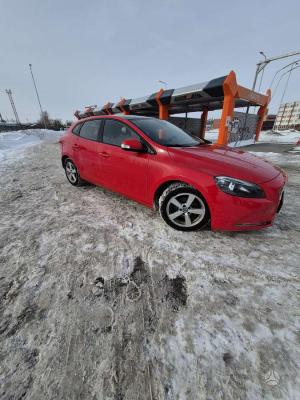 Sarkans Volvo V40 2012 Šauļi, ar dzinēja tilpumu 1.56 L un nobraukumu 294 tūkst. km par 4999 €, foto 8 vietnē AUTOMOTO.COM.LV