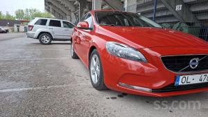 Sarkans Volvo V40 2012 Daugavpils, ar dzinēja tilpumu 1.60 L un nobraukumu 200 tūkst. km par 4950 €, foto 3 vietnē AUTOMOTO.COM.LV