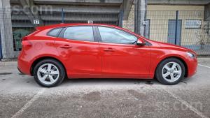 Sarkans Volvo V40 2012 Daugavpils, ar dzinēja tilpumu 1.60 L un nobraukumu 200 tūkst. km par 4950 €, foto 6 vietnē AUTOMOTO.COM.LV