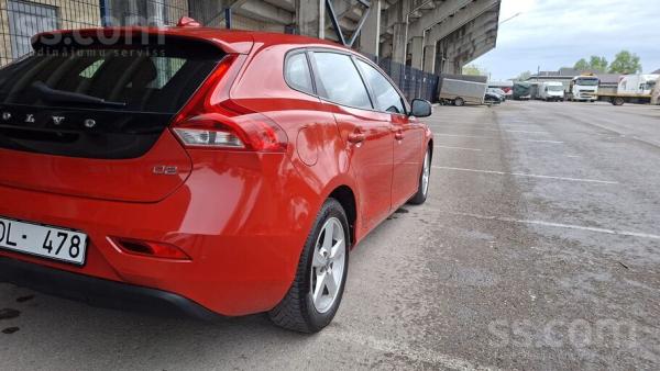 Sarkans Volvo V40 2012 Daugavpils, ar dzinēja tilpumu 1.60 L un nobraukumu 200 tūkst. km par 4950 €, foto 7 vietnē AUTOMOTO.COM.LV