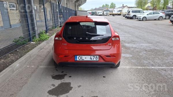 Sarkans Volvo V40 2012 Daugavpils, ar dzinēja tilpumu 1.60 L un nobraukumu 200 tūkst. km par 4950 €, foto 8 vietnē AUTOMOTO.COM.LV