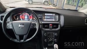 Sarkans Volvo V40 2012 Daugavpils, ar dzinēja tilpumu 1.60 L un nobraukumu 200 tūkst. km par 4950 €, foto 10 vietnē AUTOMOTO.COM.LV