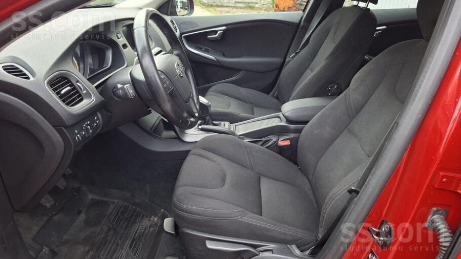 Sarkans Volvo V40 2012 Daugavpils, ar dzinēja tilpumu 1.60 L un nobraukumu 200 tūkst. km par 4950 €, foto 13 vietnē AUTOMOTO.COM.LV