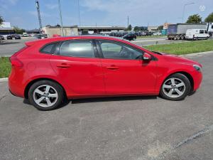 Red Volvo V40 2012 in Siauliai, with an engine capacity of 1.56 L and mileage of 297 thousand km for 4499 €, photo 4 on AUTOMOTO.COM.LV