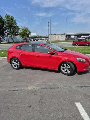 Red Volvo V40 2012 in Siauliai, with an engine capacity of 1.56 L and mileage of 297 thousand km for 4499 €, photo 11 on AUTOMOTO.COM.LV