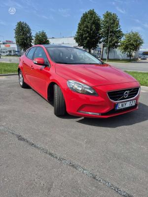 Red Volvo V40 2012 in Siauliai, with an engine capacity of 1.56 L and mileage of 297 thousand km for 4499 €, photo 14 on AUTOMOTO.COM.LV