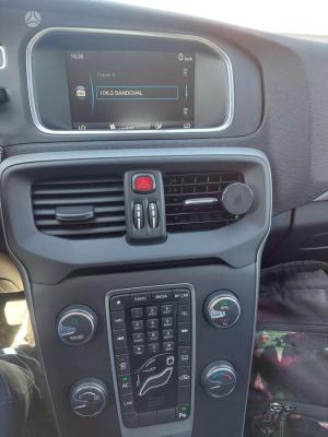 Red Volvo V40 2012 in Siauliai, with an engine capacity of 1.56 L and mileage of 297 thousand km for 4499 €, photo 16 on AUTOMOTO.COM.LV