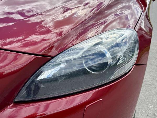Red Volvo V40 2012 in Vilnius, with an engine capacity of 1.98 L and mileage of 266 thousand km for 5300 €, photo 8 on AUTOMOTO.COM.LV