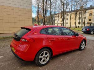 Sarkans Volvo V40 2013 Tauragė, ar dzinēja tilpumu 1.56 L un nobraukumu 176 tūkst. km par 2250 €, foto 3 vietnē AUTOMOTO.COM.LV