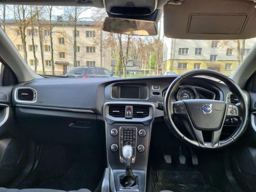 Sarkans Volvo V40 2013 Tauragė, ar dzinēja tilpumu 1.56 L un nobraukumu 176 tūkst. km par 2250 €, foto 12 vietnē AUTOMOTO.COM.LV