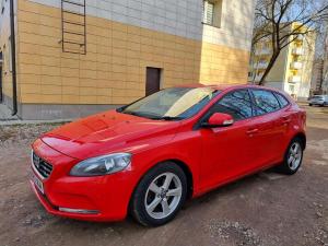 Sarkans Volvo V40 2013 Tauragė, ar dzinēja tilpumu 1.56 L un nobraukumu 176 tūkst. km par 2200 €, foto 2 vietnē AUTOMOTO.COM.LV