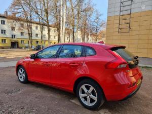Sarkans Volvo V40 2013 Tauragė, ar dzinēja tilpumu 1.56 L un nobraukumu 176 tūkst. km par 2200 €, foto 4 vietnē AUTOMOTO.COM.LV