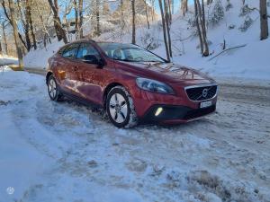 Sarkans Volvo V40 2013 Viļņa, ar dzinēja tilpumu 1.60 L un nobraukumu 232 tūkst. km par 8650 €, foto 3 vietnē AUTOMOTO.COM.LV