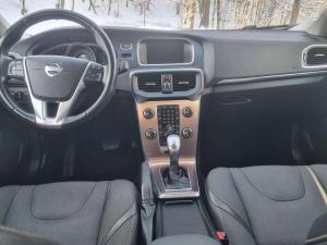Sarkans Volvo V40 2013 Viļņa, ar dzinēja tilpumu 1.60 L un nobraukumu 232 tūkst. km par 8650 €, foto 11 vietnē AUTOMOTO.COM.LV
