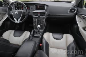 Red Volvo V40 2013 in Riga, with an engine capacity of 2.00 L and mileage of 197 thousand km for 9990 €, photo 7 on AUTOMOTO.COM.LV