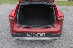 Red Volvo V40 2013 in Riga, with an engine capacity of 2.00 L and mileage of 197 thousand km for 9990 €, photo 12 on AUTOMOTO.COM.LV