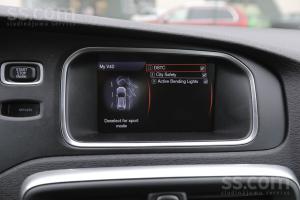 Red Volvo V40 2013 in Riga, with an engine capacity of 2.00 L and mileage of 197 thousand km for 9990 €, photo 17 on AUTOMOTO.COM.LV