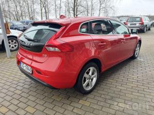 Sarkans Volvo V40 2013 Talsi, ar dzinēja tilpumu 1.60 L un nobraukumu 188 tūkst. km par 6495 €, foto 5 vietnē AUTOMOTO.COM.LV