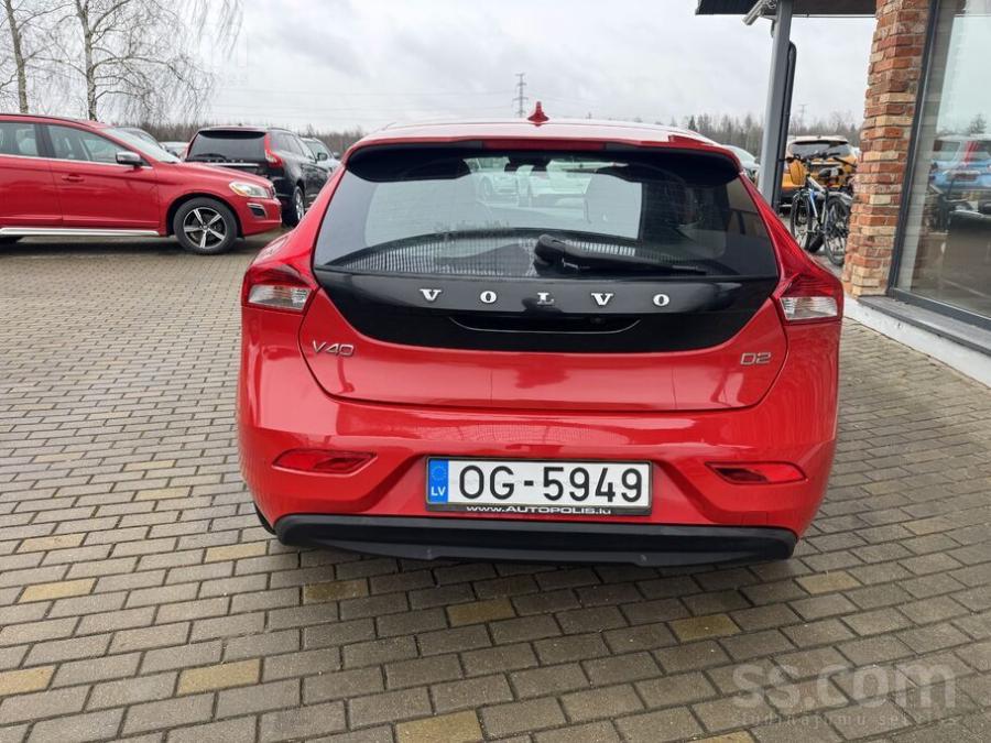 Sarkans Volvo V40 2013 Talsi, ar dzinēja tilpumu 1.60 L un nobraukumu 188 tūkst. km par 6495 €, foto 6 vietnē AUTOMOTO.COM.LV