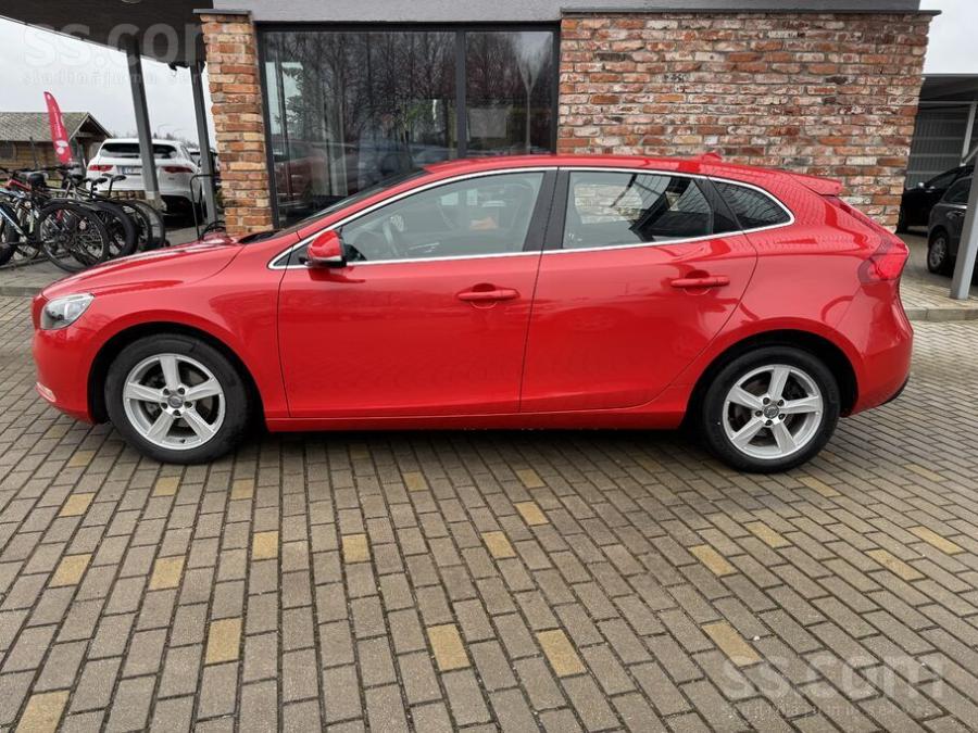Sarkans Volvo V40 2013 Talsi, ar dzinēja tilpumu 1.60 L un nobraukumu 188 tūkst. km par 6495 €, foto 8 vietnē AUTOMOTO.COM.LV