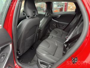 Sarkans Volvo V40 2013 Talsi, ar dzinēja tilpumu 1.60 L un nobraukumu 188 tūkst. km par 6495 €, foto 11 vietnē AUTOMOTO.COM.LV