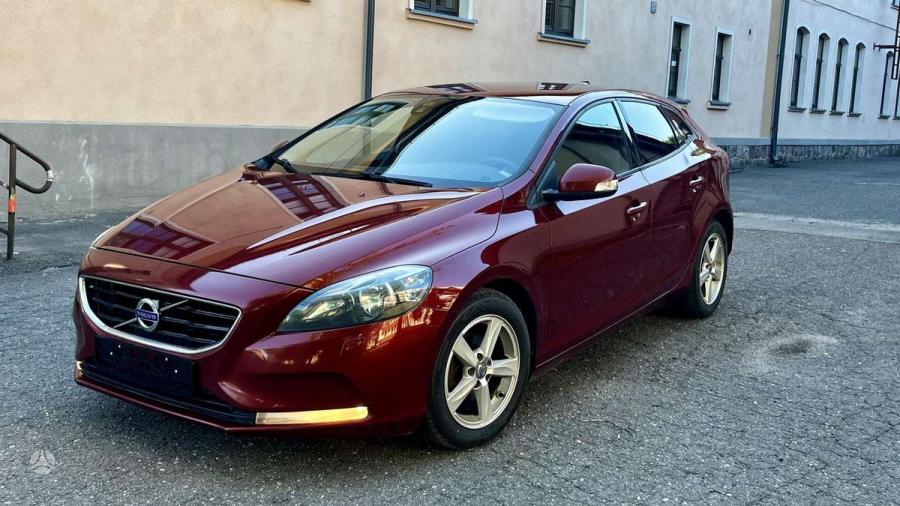 Sarkans Volvo V40 2013 Šilutė, ar dzinēja tilpumu 1.56 L un nobraukumu 259 tūkst. km par 4500 €, foto 4 vietnē AUTOMOTO.COM.LV