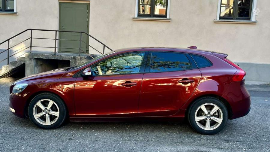 Sarkans Volvo V40 2013 Šilutė, ar dzinēja tilpumu 1.56 L un nobraukumu 259 tūkst. km par 4500 €, foto 9 vietnē AUTOMOTO.COM.LV