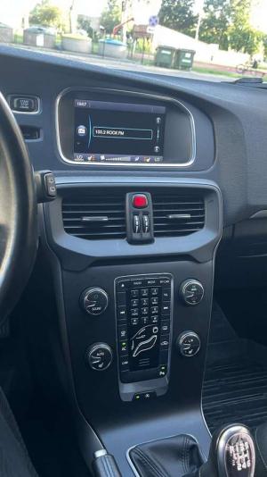 Sarkans Volvo V40 2013 Šilutė, ar dzinēja tilpumu 1.56 L un nobraukumu 259 tūkst. km par 4500 €, foto 19 vietnē AUTOMOTO.COM.LV