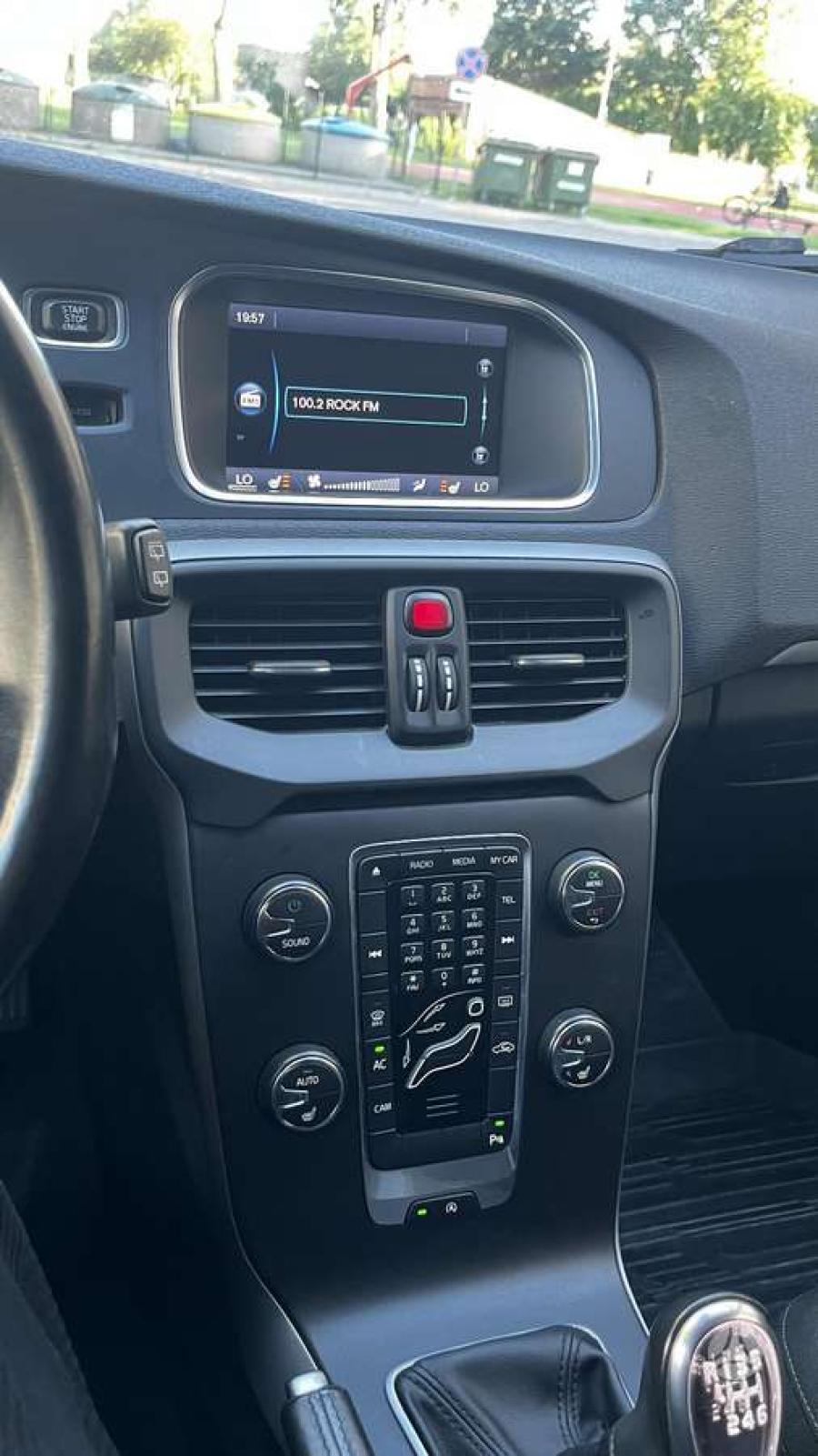 Sarkans Volvo V40 2013 Šilutė, ar dzinēja tilpumu 1.56 L un nobraukumu 259 tūkst. km par 4500 €, foto 19 vietnē AUTOMOTO.COM.LV