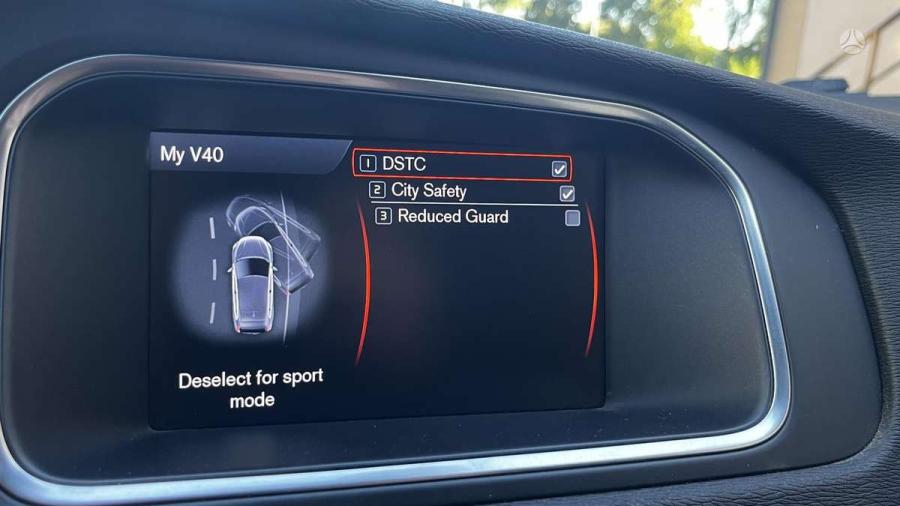 Sarkans Volvo V40 2013 Šilutė, ar dzinēja tilpumu 1.56 L un nobraukumu 259 tūkst. km par 4500 €, foto 22 vietnē AUTOMOTO.COM.LV