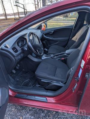 Red Volvo V40 2013 in Riga, with an engine capacity of 1.60 L and mileage of 258 thousand km for 4750 €, photo 4 on AUTOMOTO.COM.LV