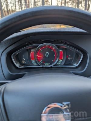 Red Volvo V40 2013 in Riga, with an engine capacity of 1.60 L and mileage of 258 thousand km for 4750 €, photo 6 on AUTOMOTO.COM.LV