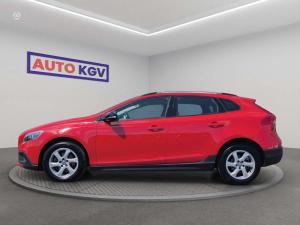 Red Volvo V40 2013 in Vilnius, with an engine capacity of 1.60 L and mileage of 329 thousand km for 5199 €, photo 3 on AUTOMOTO.COM.LV