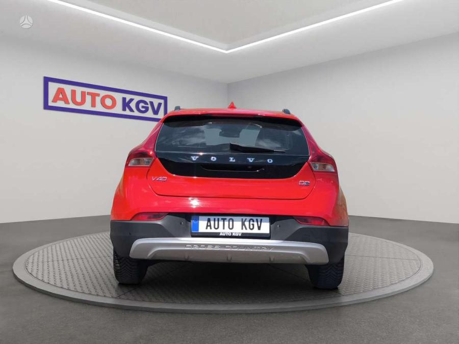 Red Volvo V40 2013 in Klaipeda, with an engine capacity of 1.60 L and mileage of 329 thousand km for 5199 €, photo 5 on AUTOMOTO.COM.LV