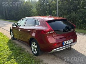 Sarkans Volvo V40 2013 Rīga, ar dzinēja tilpumu 1.60 L un nobraukumu 306 tūkst. km par 5590 €, foto 6 vietnē AUTOMOTO.COM.LV