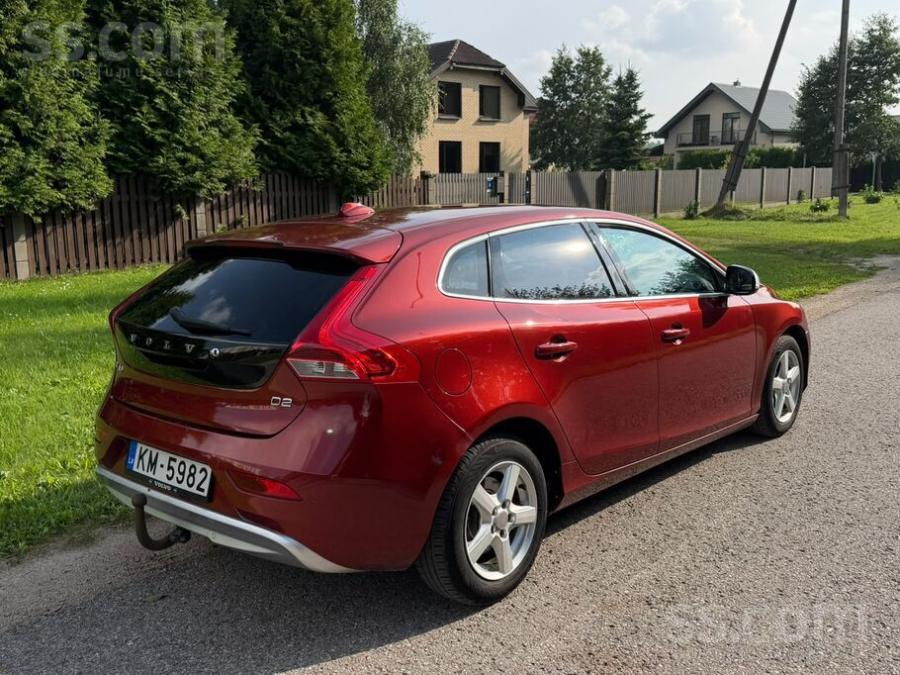 Sarkans Volvo V40 2013 Rīga, ar dzinēja tilpumu 1.60 L un nobraukumu 306 tūkst. km par 5590 €, foto 8 vietnē AUTOMOTO.COM.LV