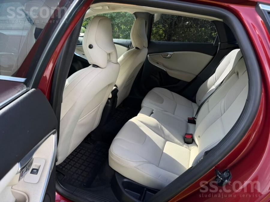 Sarkans Volvo V40 2013 Rīga, ar dzinēja tilpumu 1.60 L un nobraukumu 306 tūkst. km par 5590 €, foto 10 vietnē AUTOMOTO.COM.LV