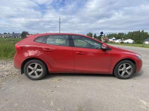 Sarkans Volvo V40 2013 Viļņa, ar dzinēja tilpumu 1.98 L un nobraukumu 363 tūkst. km par 4350 €, foto 3 vietnē AUTOMOTO.COM.LV