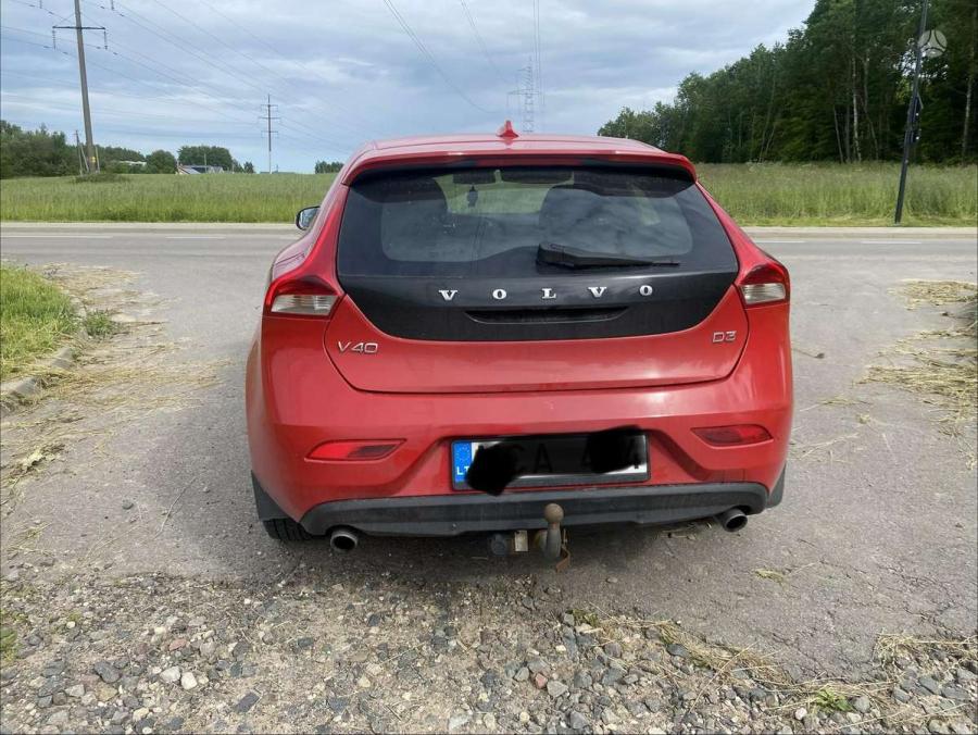 Sarkans Volvo V40 2013 Viļņa, ar dzinēja tilpumu 1.98 L un nobraukumu 363 tūkst. km par 4350 €, foto 5 vietnē AUTOMOTO.COM.LV