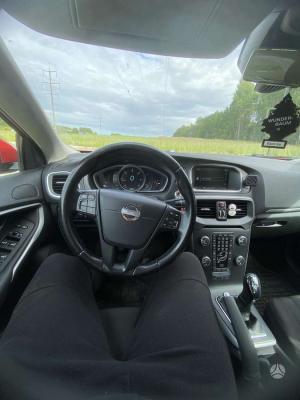 Sarkans Volvo V40 2013 Viļņa, ar dzinēja tilpumu 1.98 L un nobraukumu 363 tūkst. km par 4350 €, foto 6 vietnē AUTOMOTO.COM.LV