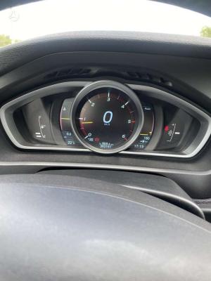 Sarkans Volvo V40 2013 Viļņa, ar dzinēja tilpumu 1.98 L un nobraukumu 363 tūkst. km par 4350 €, foto 7 vietnē AUTOMOTO.COM.LV
