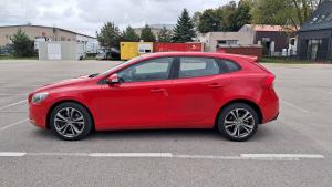 Red Volvo V40 2013 in Klaipeda, with an engine capacity of 2.00 L and mileage of 277 thousand km for 4999 €, photo 5 on AUTOMOTO.COM.LV