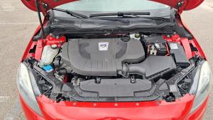 Red Volvo V40 2013 in Klaipeda, with an engine capacity of 2.00 L and mileage of 277 thousand km for 4999 €, photo 12 on AUTOMOTO.COM.LV
