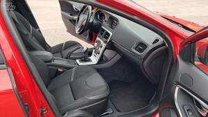 Red Volvo V40 2013 in Klaipeda, with an engine capacity of 2.00 L and mileage of 277 thousand km for 4999 €, photo 19 on AUTOMOTO.COM.LV